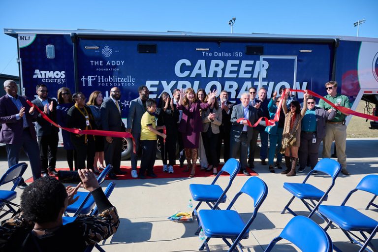 Career-Exploration-Mobile-Lab-unveil